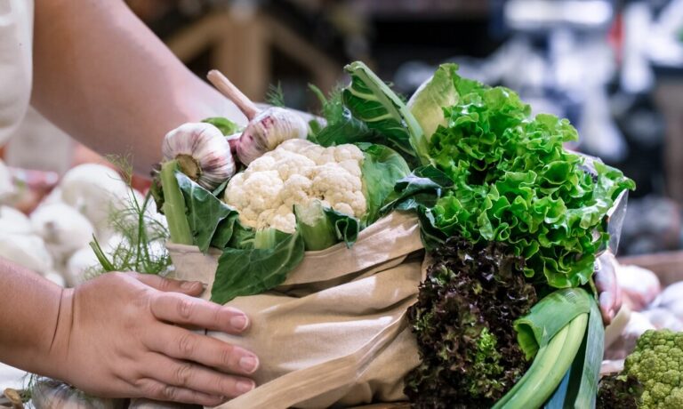 Affordable Plant-Based Grocery Lists for Smart Shoppers